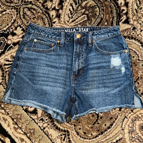 Vanilla Star | Shorts | Guc Distressed Vanilla Star High Rise Shortie Size 5 Shorts | Poshmark